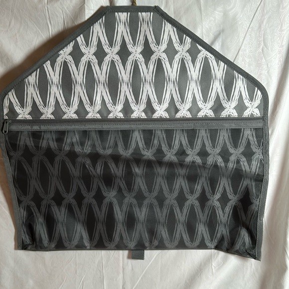 thirty-one | Bags | Thirty One Hanging Closet Bag New | Poshmark